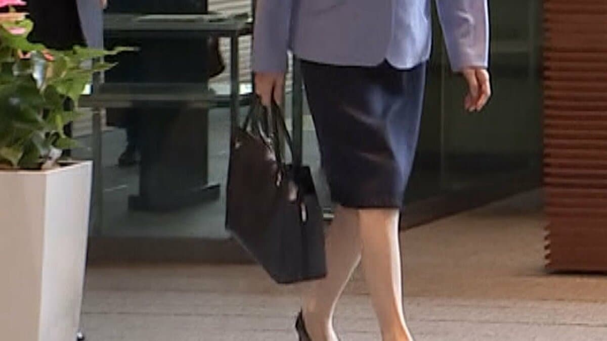 ”サナ活”高市総理愛用のバッグは”半年待ち” ボールペンも売り上げ急増 販売店は発注を4倍に（RKB）｜dメニューニュース（NTTドコモ）