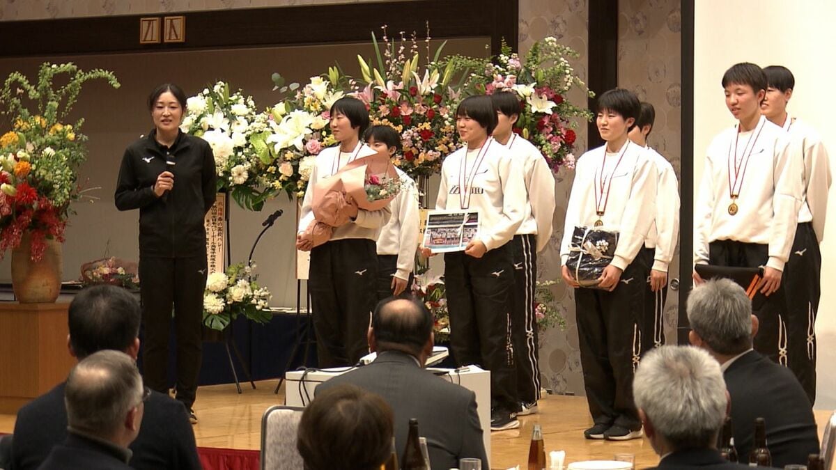 「春の高校バレーは先輩の無念を晴らす大会でもあった」全国制覇・就実高校女子バレーボール部の祝勝会【岡山】 | TBS NEWS DIG フォトギャラリー
