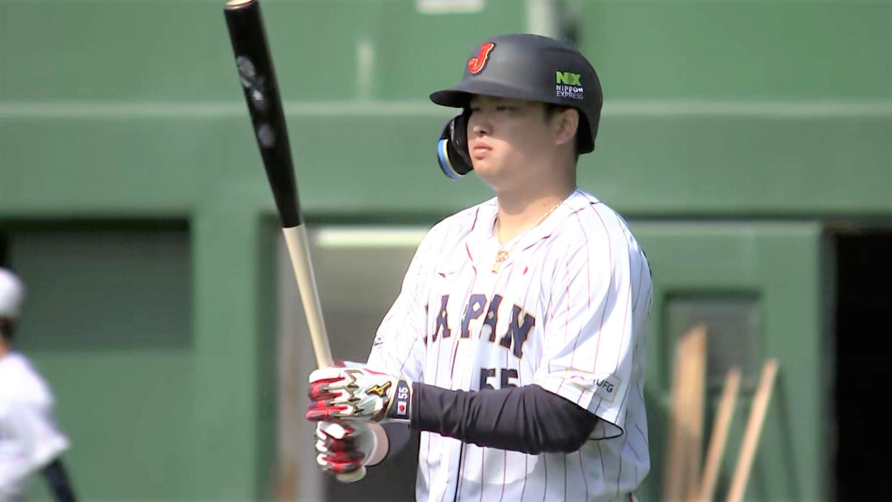 侍の4番へ村上宗隆、バックスクリーン直撃で大きな歓声「ボンボン入ってました」岡本和真らとフリー打撃【WBC】 | TBS NEWS DIG