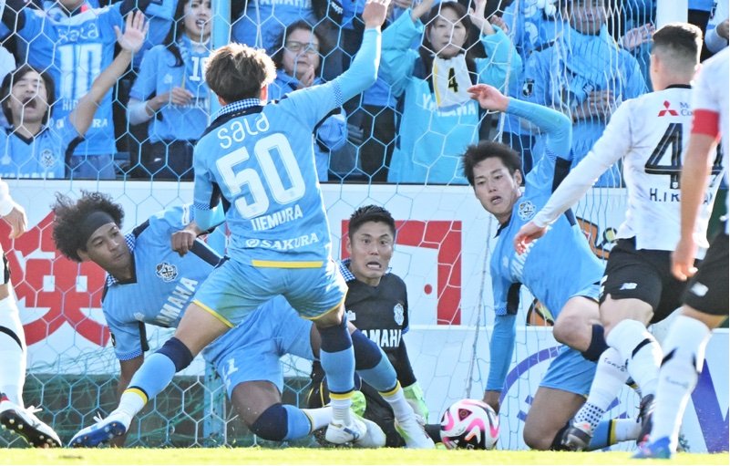 ジュビロ磐田 引退表明山田大記の決勝PK弾でJ1残留に望みつなぐ FC東京に2-1【J1第37節速報】 | TBS NEWS DIG