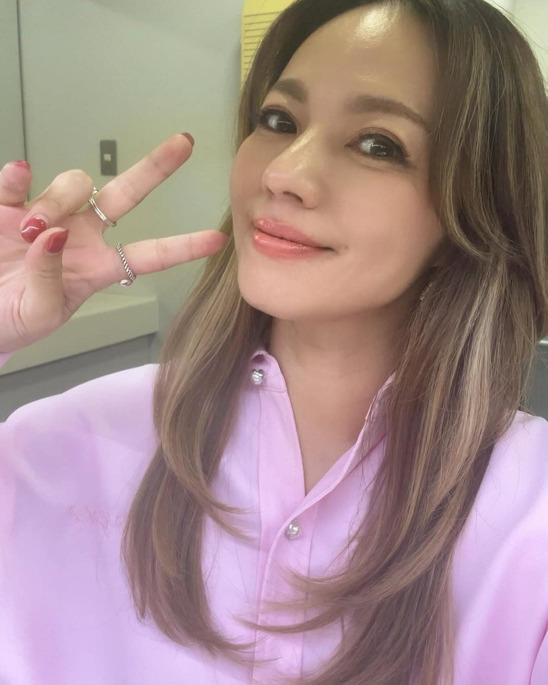 【MAX・LINA】おいの小学校卒業を報告 「6年の月日が過ぎたなんて驚くばかり」入学式の写真も添えて感無量｜ニフティニュース