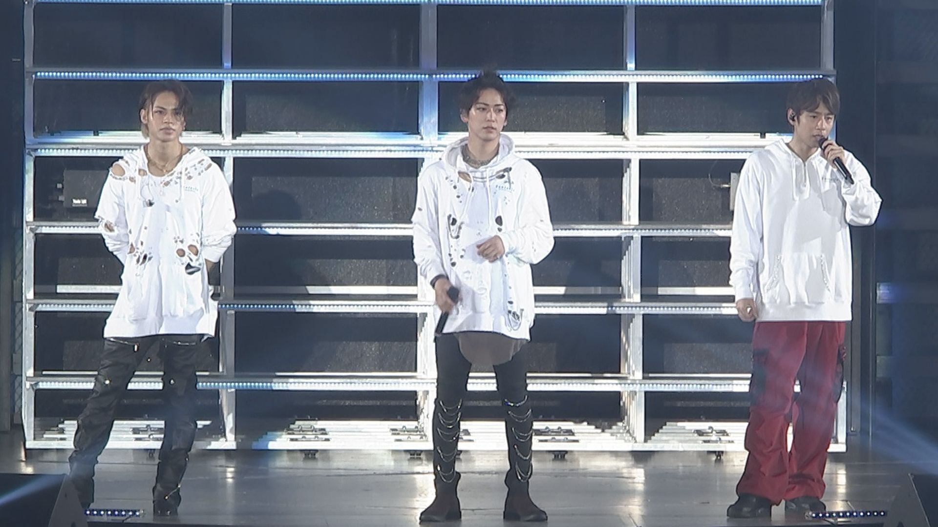 KAT-TUN 3月末で解散 「亀梨和也は3月31日の契約満了をもって退所、上田竜也、中丸雄一は個人として当社との契約を継続」｜ニフティニュース