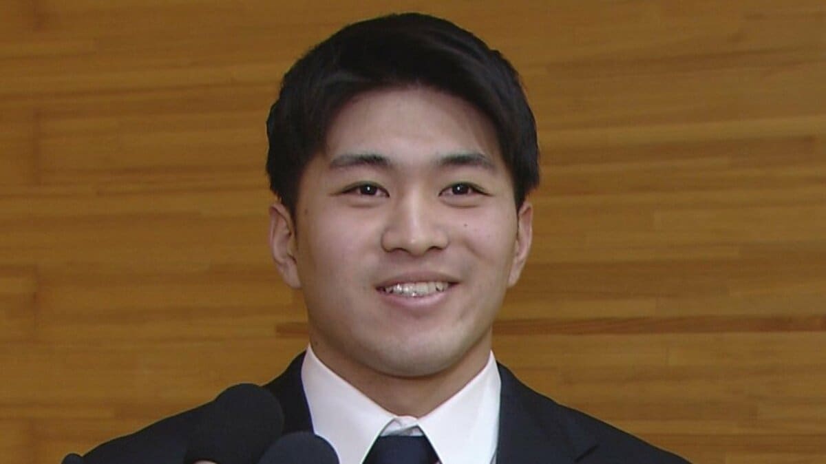 「ラグビーの始まりはここ八戸工業だった…」ラグビーU20日本代表・佐々木柚樹選手 母校に代表ジャージを寄贈 | TBS NEWS DIG