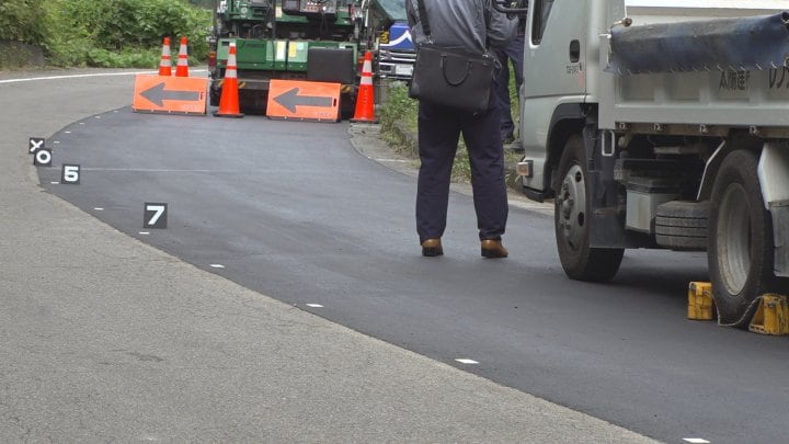 道路の舗装工事現場 警備員がはねられ死亡 工事トラックがバックか 山梨（UTYニュース）｜dメニューニュース（NTTドコモ）