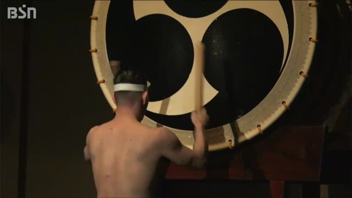 「それぞれの技の見せ合いが見どころ」太鼓芸能集団・鼓童 佐渡市『宿根木』公演 | TBS NEWS DIG