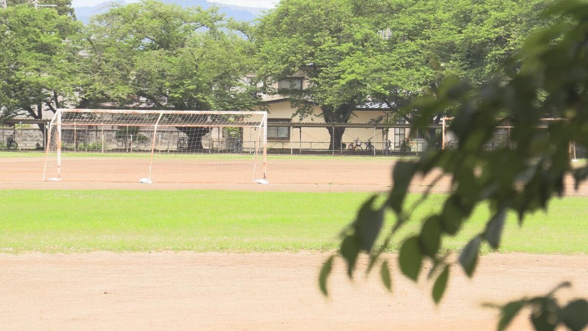 子グマが中学校敷地内に出没 フェンス乗り越え立ち去る 岩手・北上市 | TBS NEWS DIG