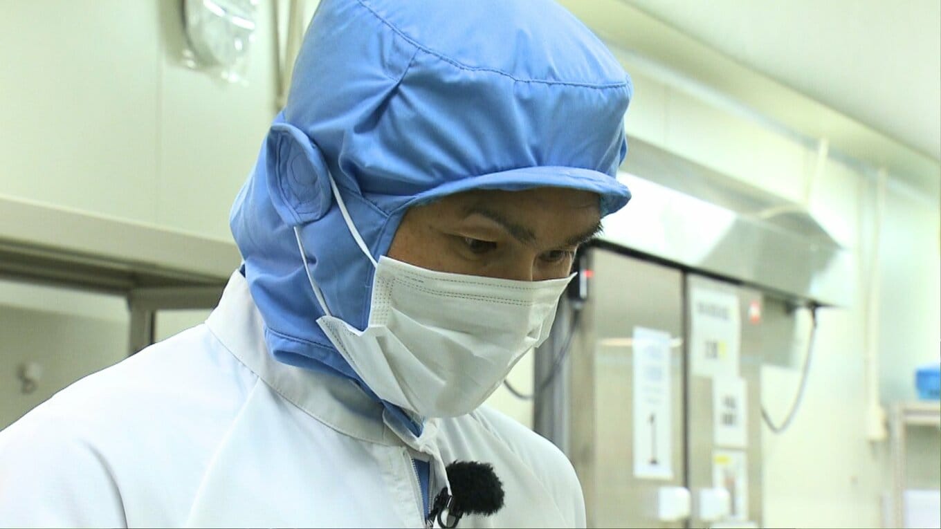 機内食“ファーストクラス”の品質・衛生管理と引き換えに出る大量の肉・野菜の「端材」が弁当に！ 国内に10か所しかない工場に潜入取材 | TBS ...