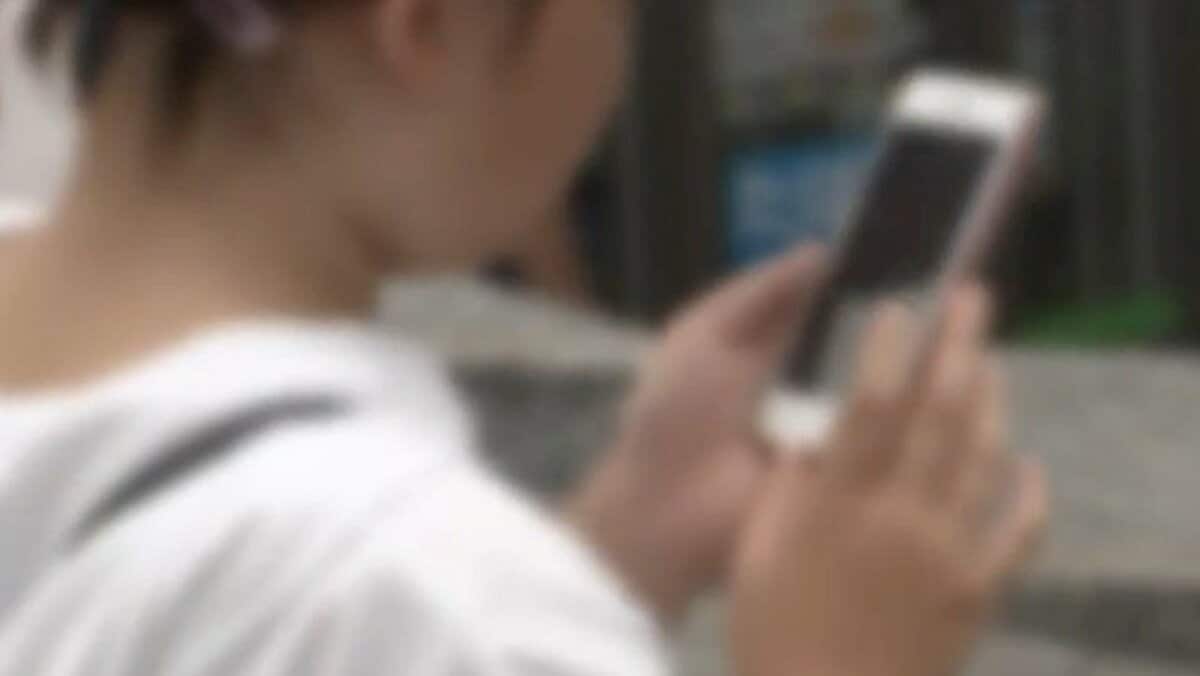 SNSの年齢制限を“すり抜ける”小学生 約2割が「知らない人」とやり取りも α世代のSNS利用実態 | TBS CROSS DIG with Bloomberg