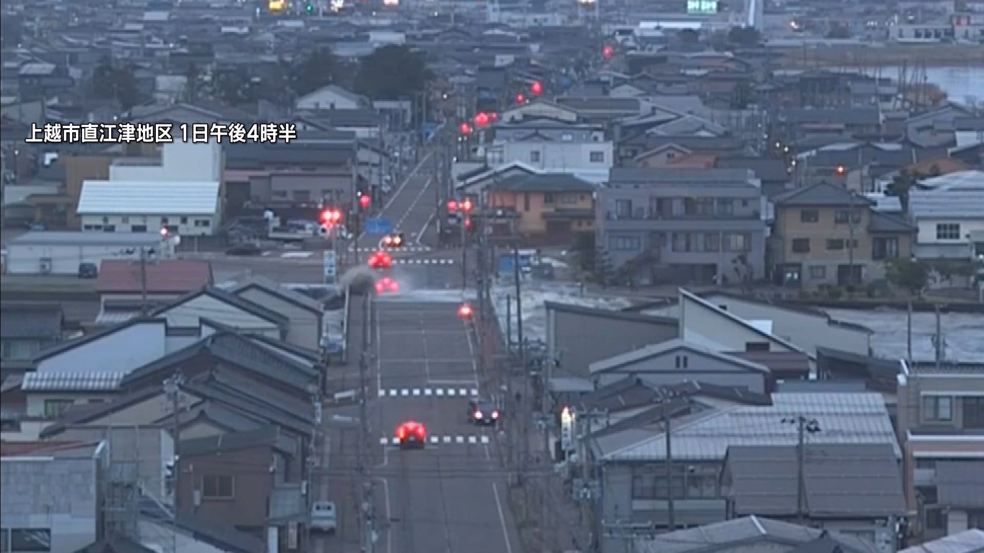川の水が橋の上に… 新潟県上越市の映像から | TBS NEWS DIG フォトギャラリー