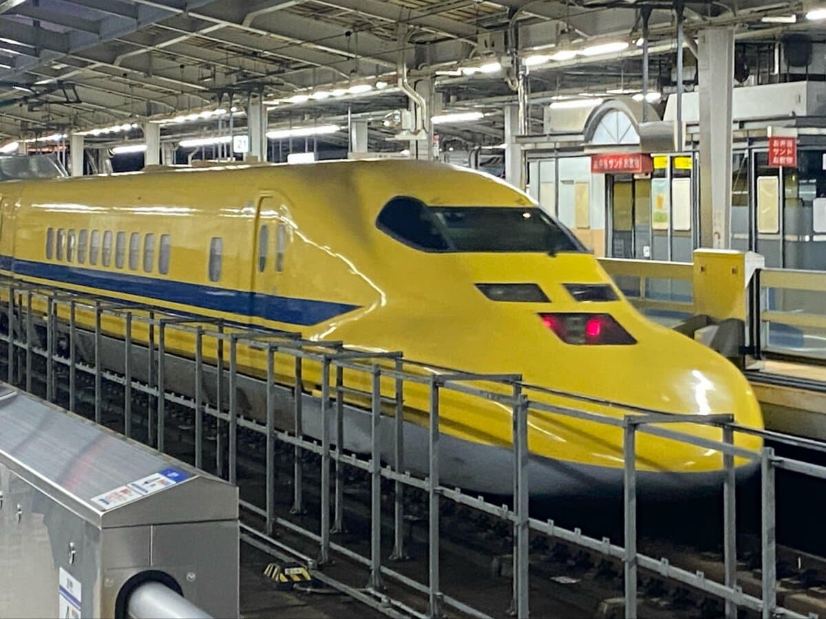 新幹線「ドクターイエロー」 老朽化で2027年以降に引退へ JR西日本 | RCC NEWS | 広島ニュース | RCC中国放送 (1ページ)