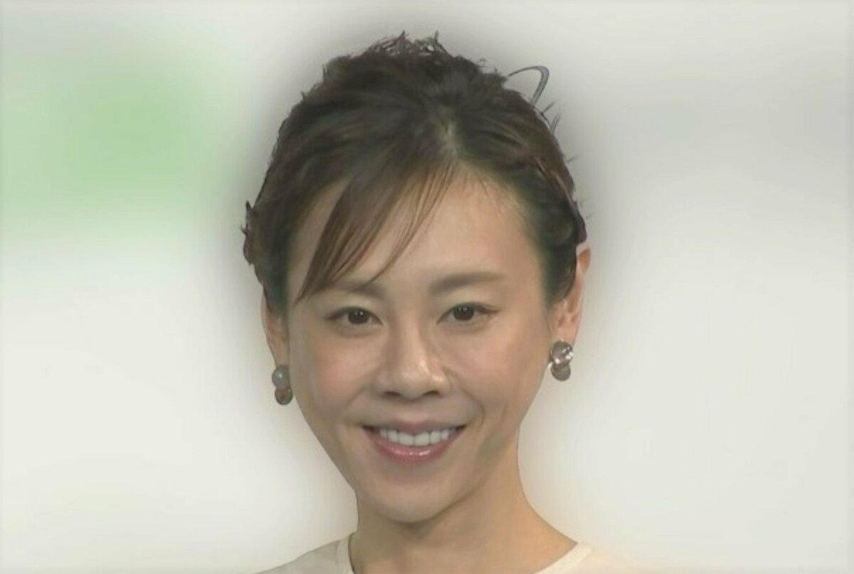 高橋真麻 】 「『家』と『庭』と書いて 家庭 と読みますから 常に 家とお庭は綺麗に」 母の教えに従い、庭を手入れ｜ニフティニュース