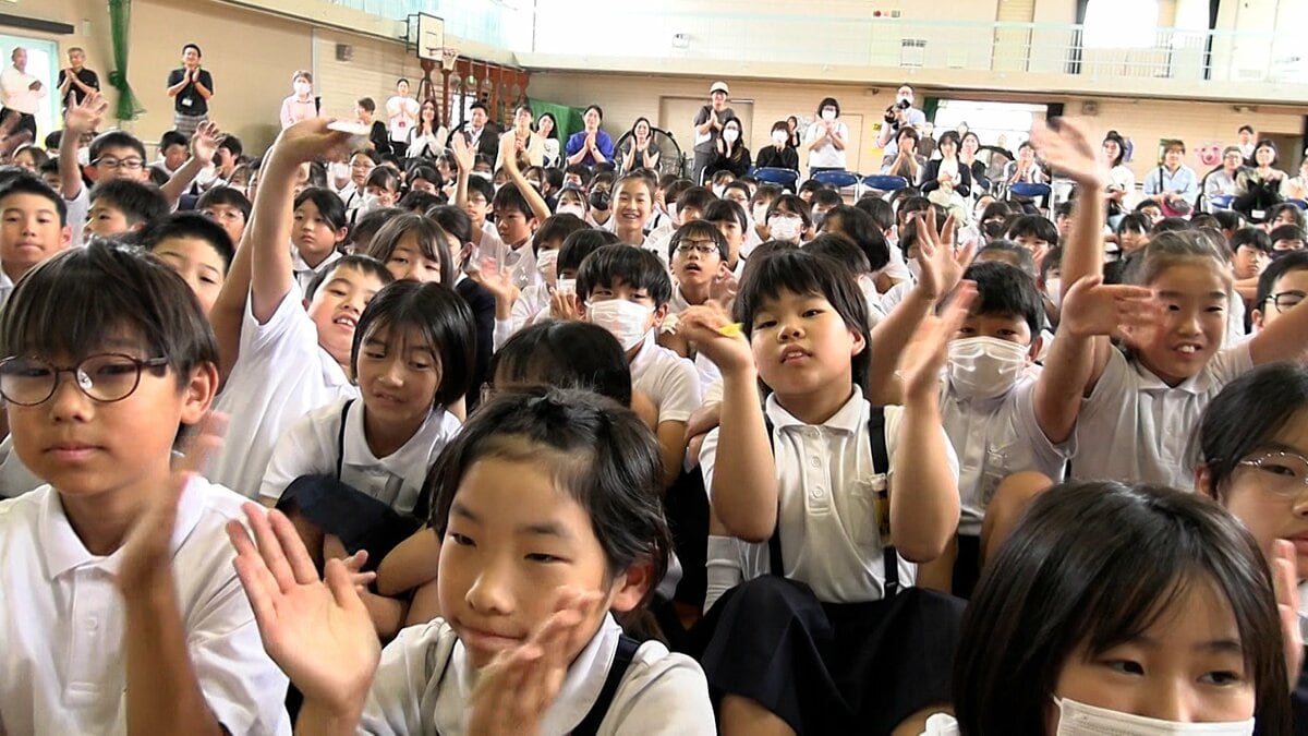 「みんなで作り上げた」 画家・石村嘉成さんが小学校で児童といっしょに版画制作【岡山】（RSK山陽放送）｜dメニューニュース（NTTドコモ）