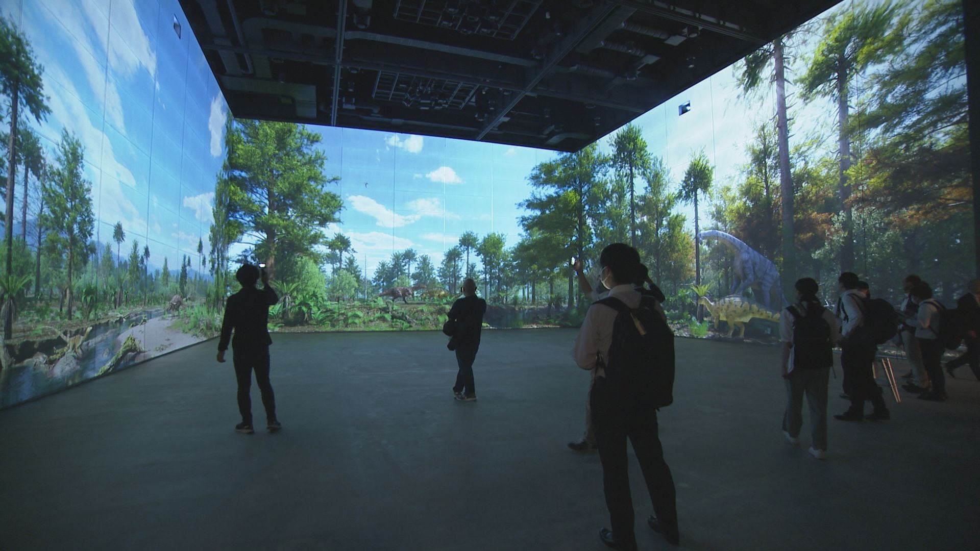 総事業費約94億円で“恐竜の世界を堪能” リニューアルした福井県立恐竜博物館の全容は…巨大スクリーンに化石研究体験も | TBS NEWS ...