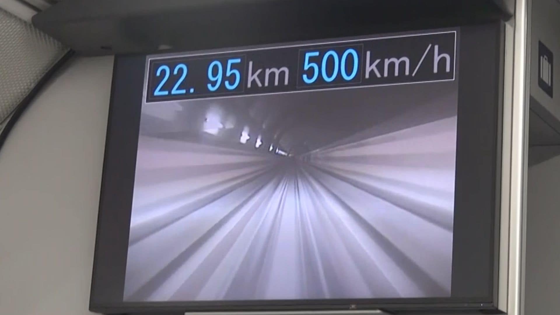 コップの水はこぼれる？こぼれない？最高時速500kmの世界で実験 「近未来型特急電車」改良型リニア中央新幹線に乗った | TBS NEWS DIG (4ページ)