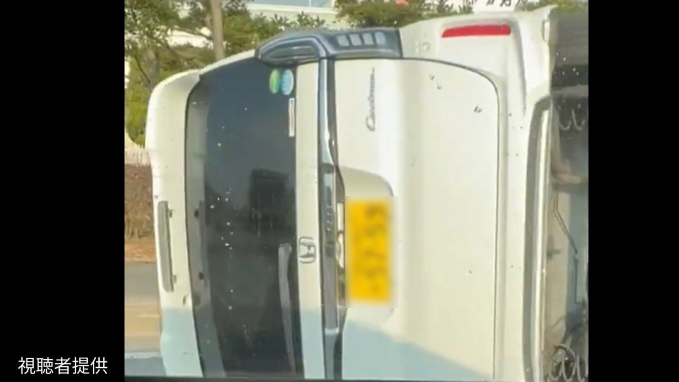 【国道30号】軽乗用車が横転 現場付近が500メートルの渋滞【岡山】 | 岡山・香川のニュース | 天気 | RSK山陽放送 (2ページ)