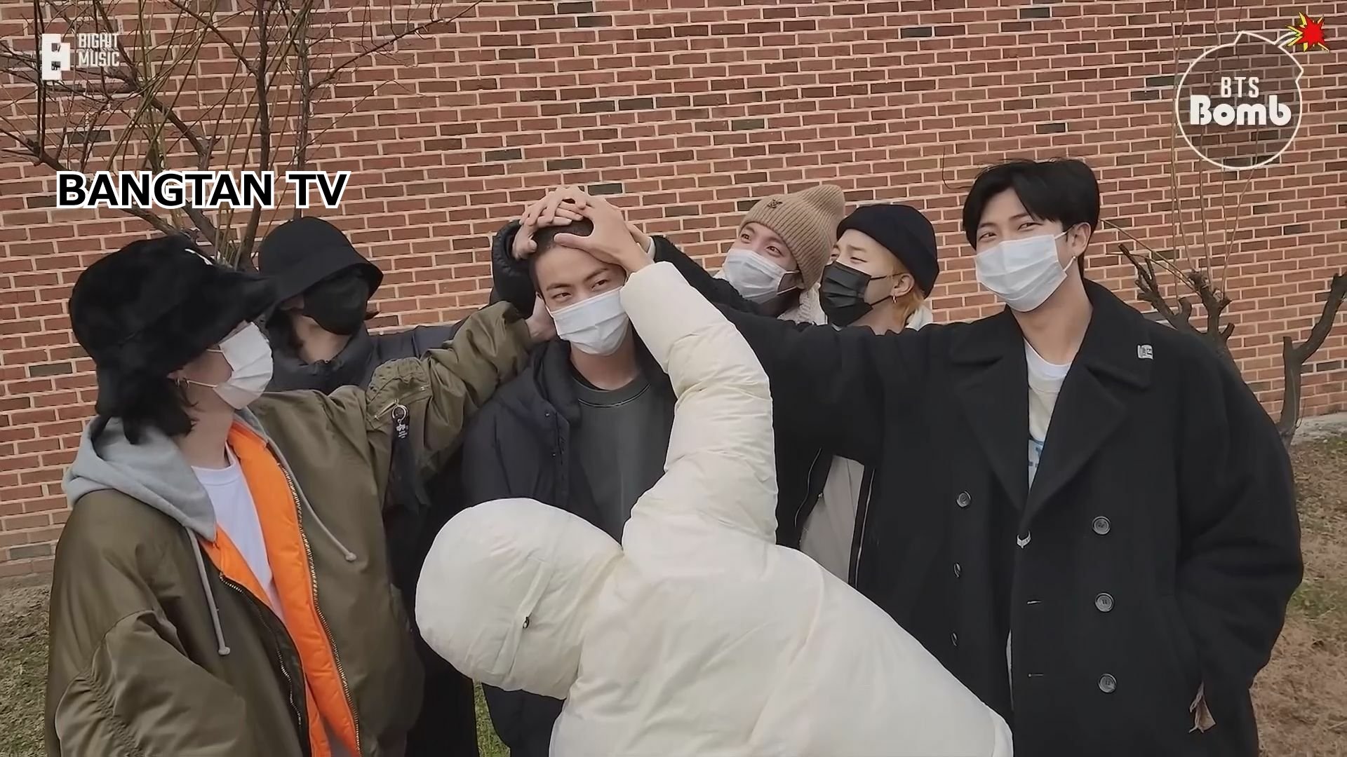 「ドラゴンボールなの？」BTSメンバーが丸刈りJINさん見送り | TBS NEWS DIG