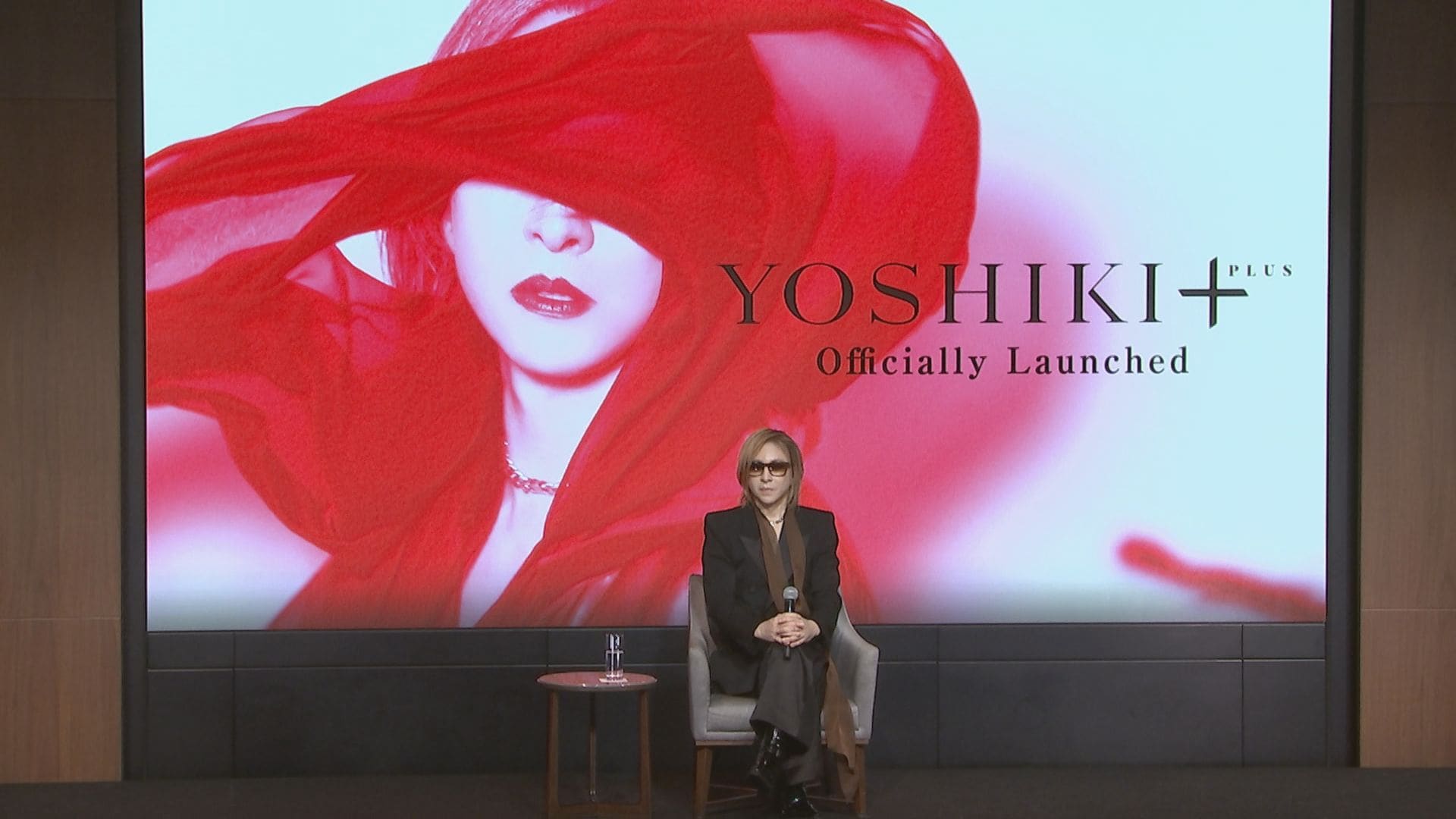 【YOSHIKI】10月に首の手術へ 手術後は「治療に専念」もディナーショーは「やります」と宣言｜ニフティニュース
